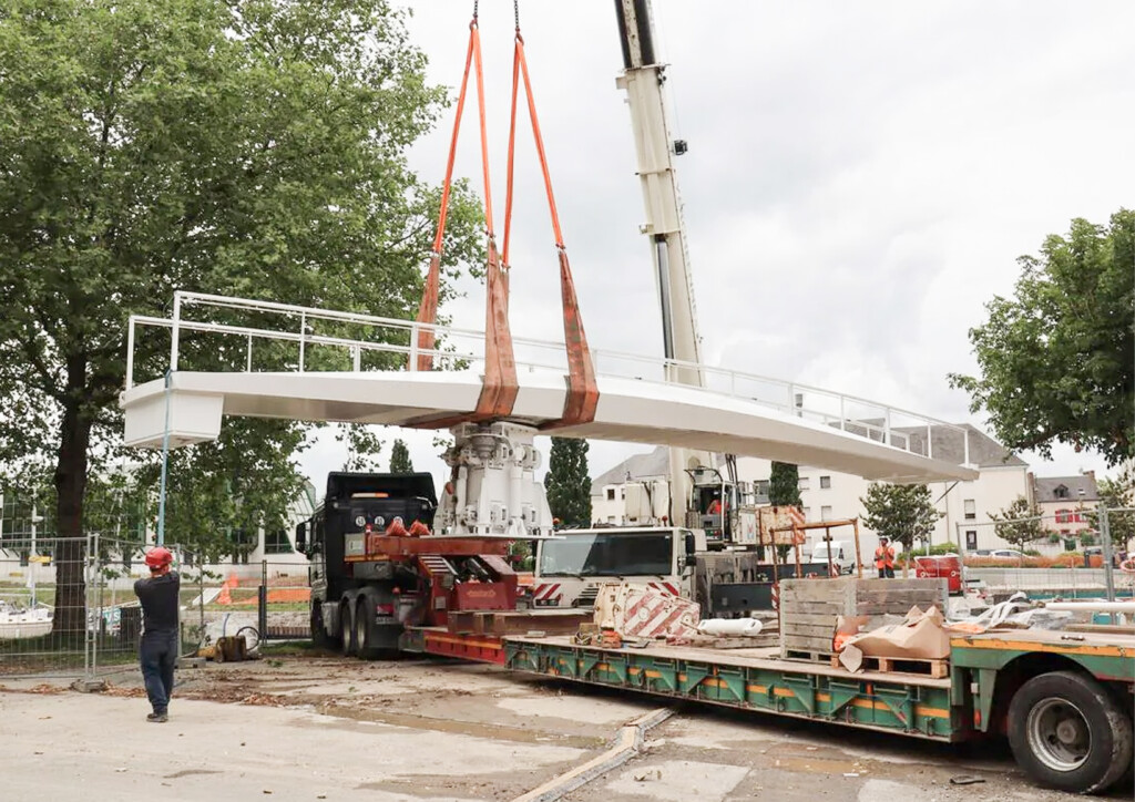 ATELIER CONFLUENCE ARCHITECTURE — Passerelle mobile Alphonse et Jeanine ...